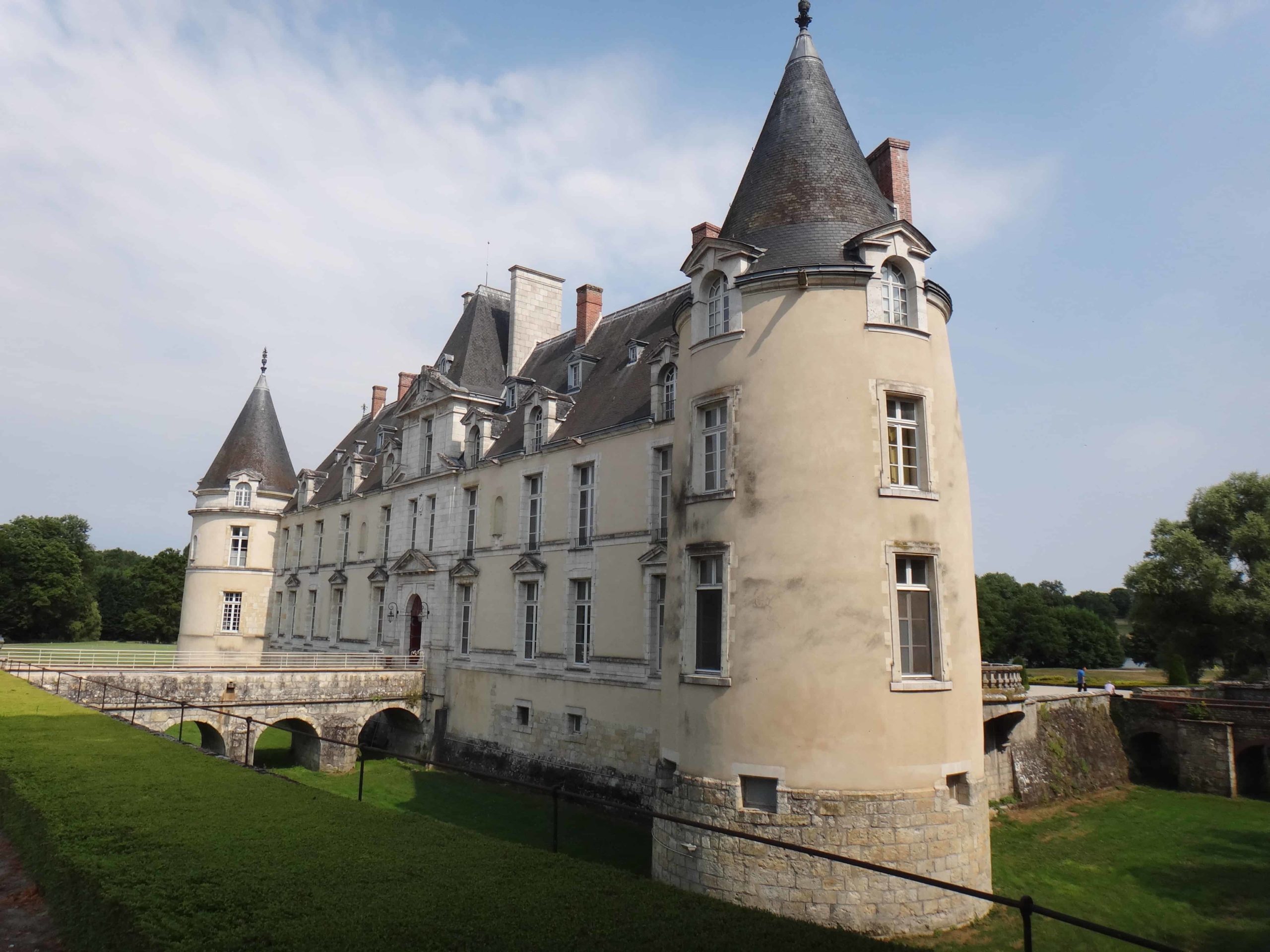 Stay, Play and Relax Like a French King in a Stunning Chateau with ...